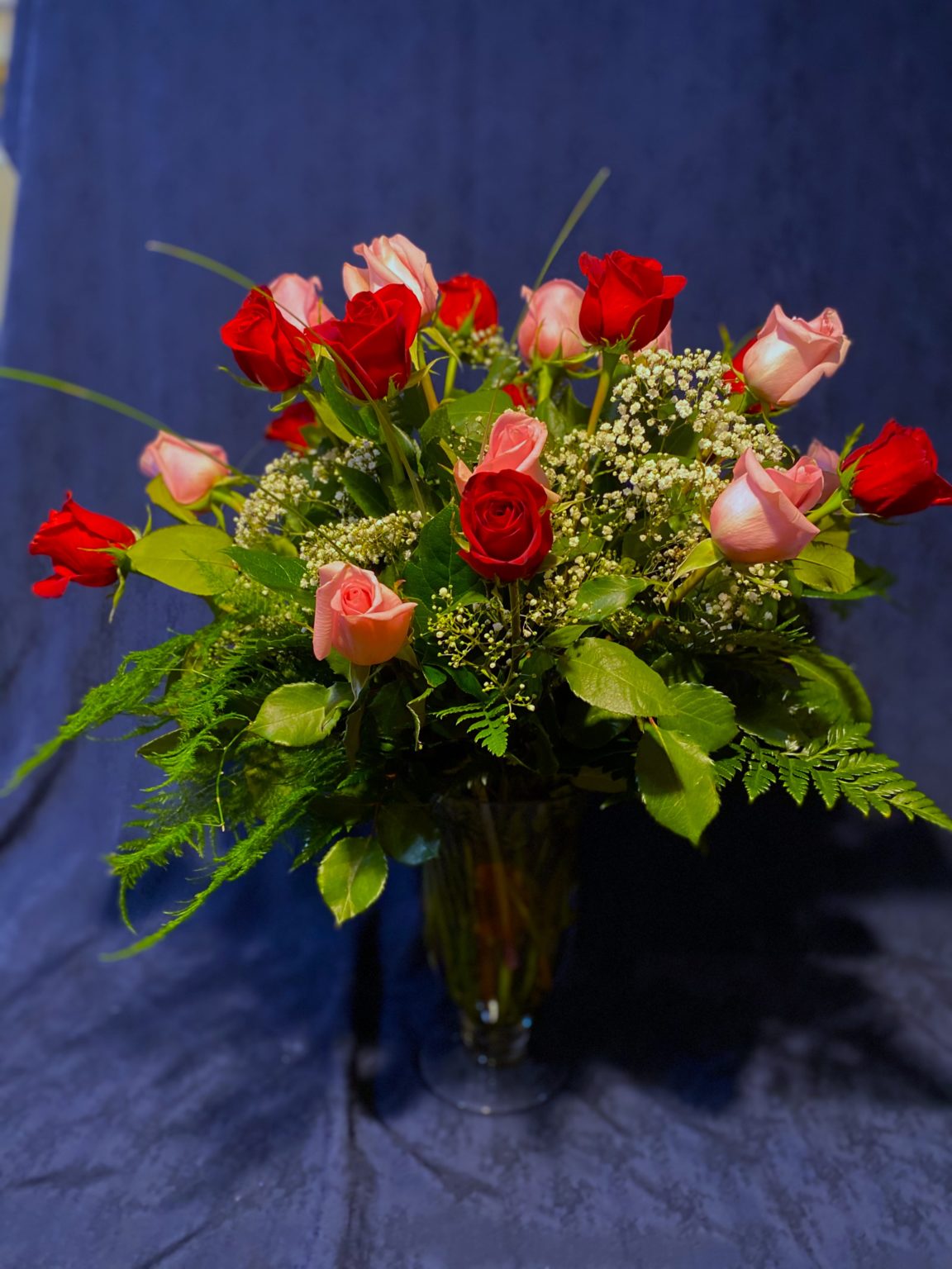Vased Roses – Kenny's Flower Shoppe