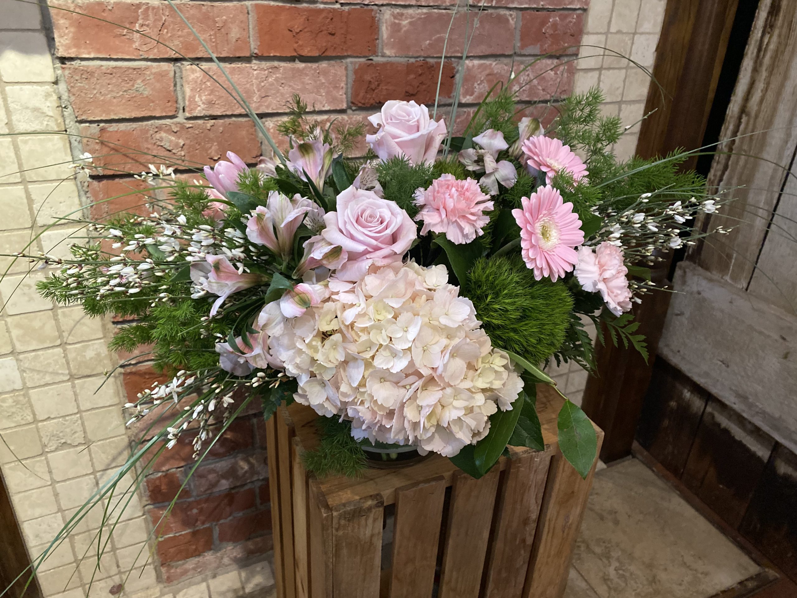 Arrangement of the Month - Kenny's Flower Shoppe